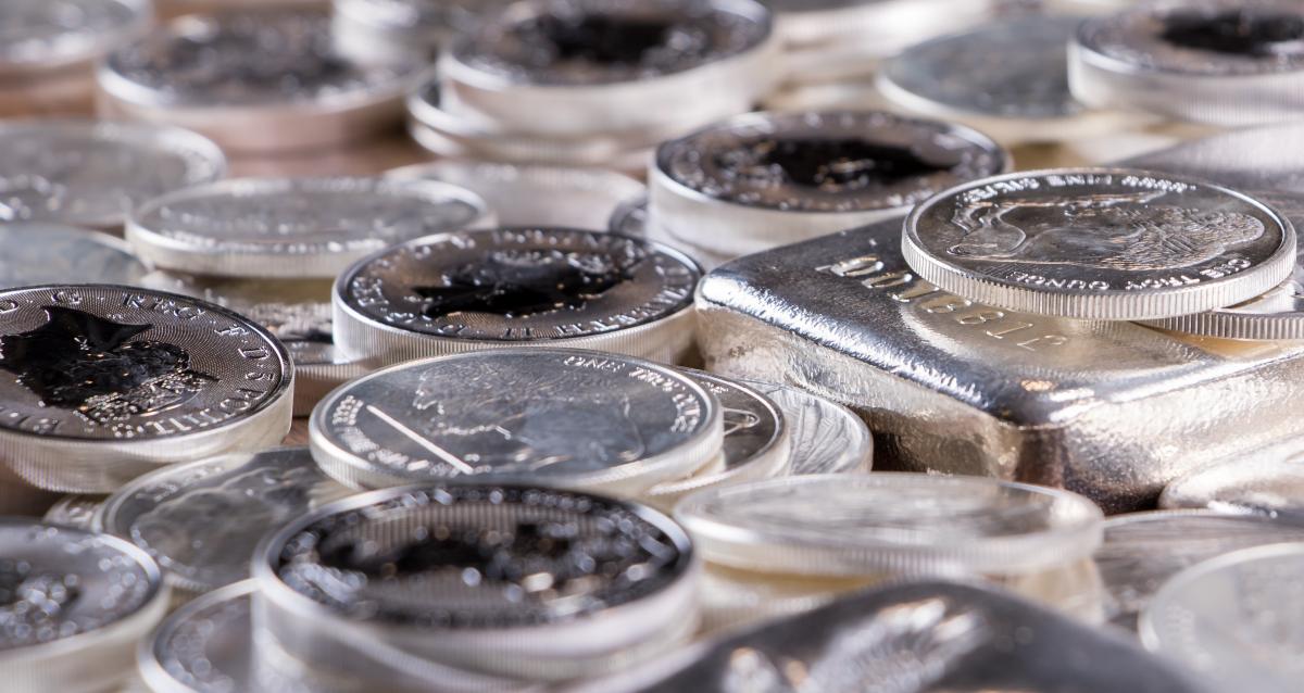 BNR vinde o nouă monedă de argint, cu prețul de 490 de lei. Cum se ...