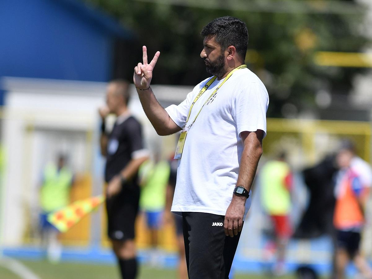 Marius Baciu, campion cu Steaua, ridicat de mascaţi după un meci de ...