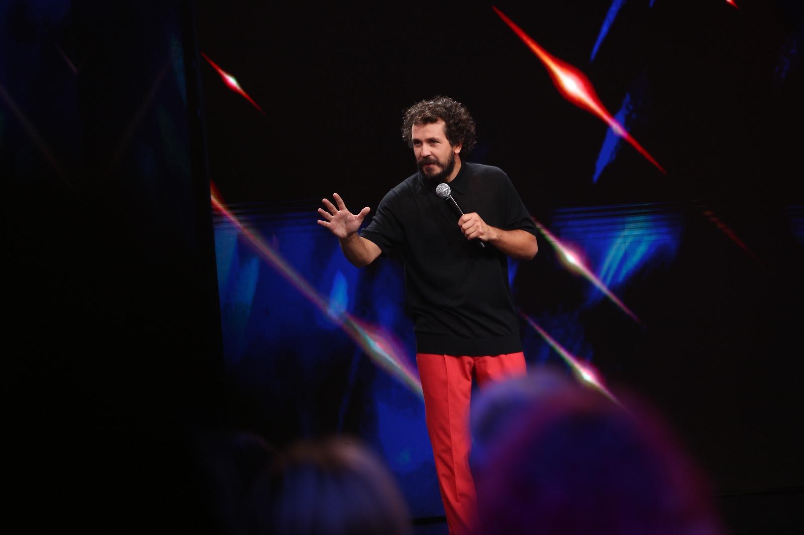 Stand-Up Revolution, de la 20:30, la Antena 1: Costel deschide cea mai ...
