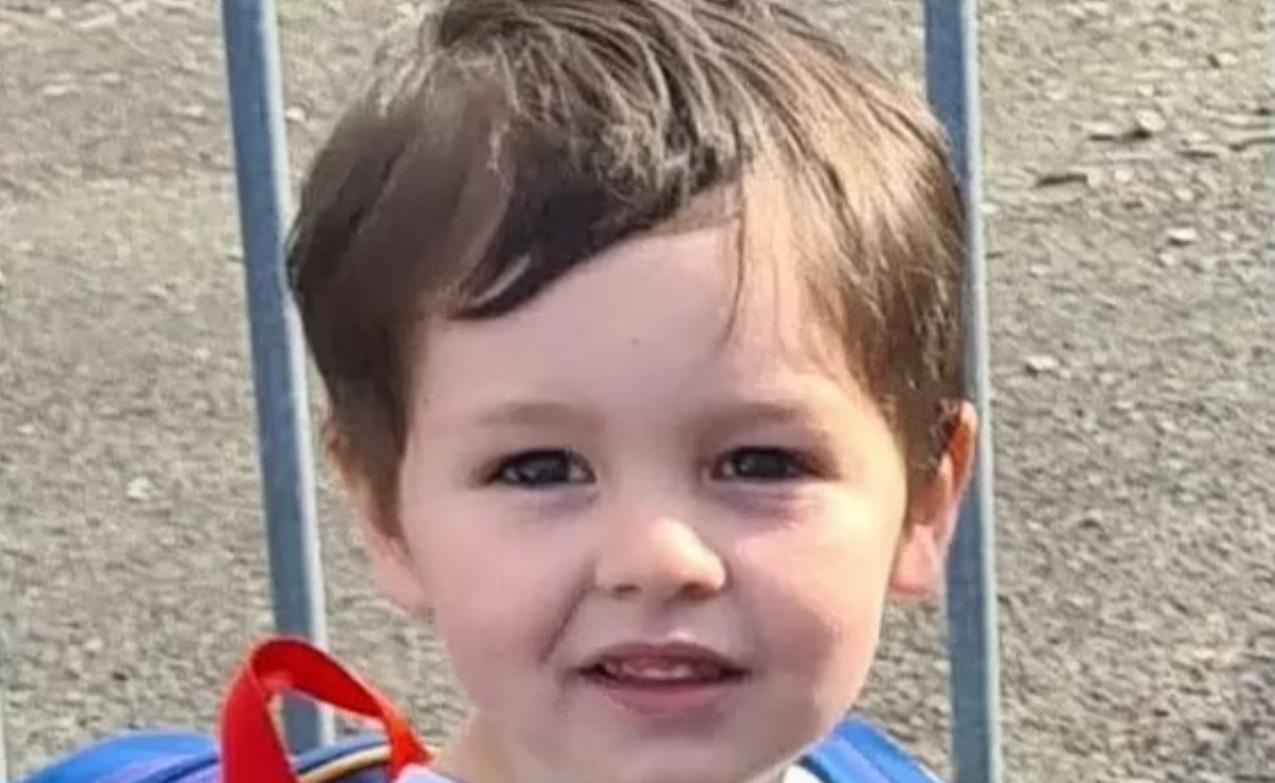 Un băieţel de 4 ani, ''fericit şi plin de viaţă'', a fost găsit mort într-un iaz, după ce a ...