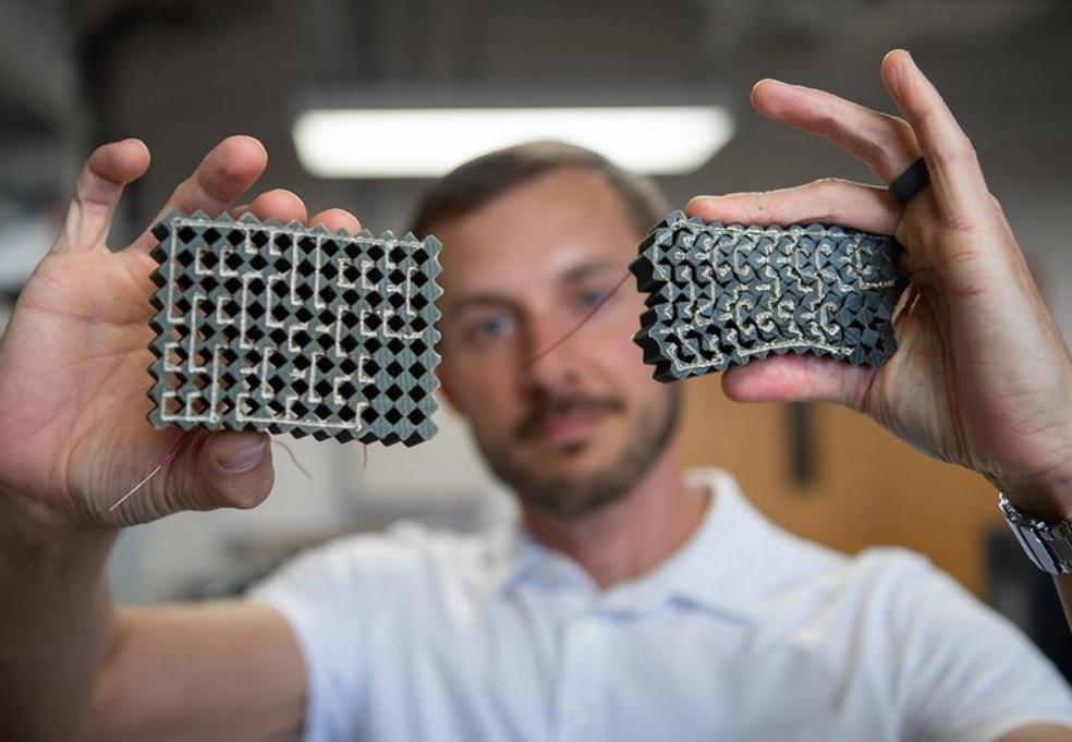 Cercetătorii americani au inventat primul material care "gândeşte ...