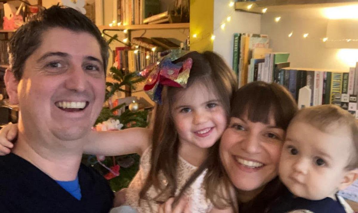 Cum şi-a salvat o fetiţă de 4 ani din Anglia frăţiorul de doar un an ...