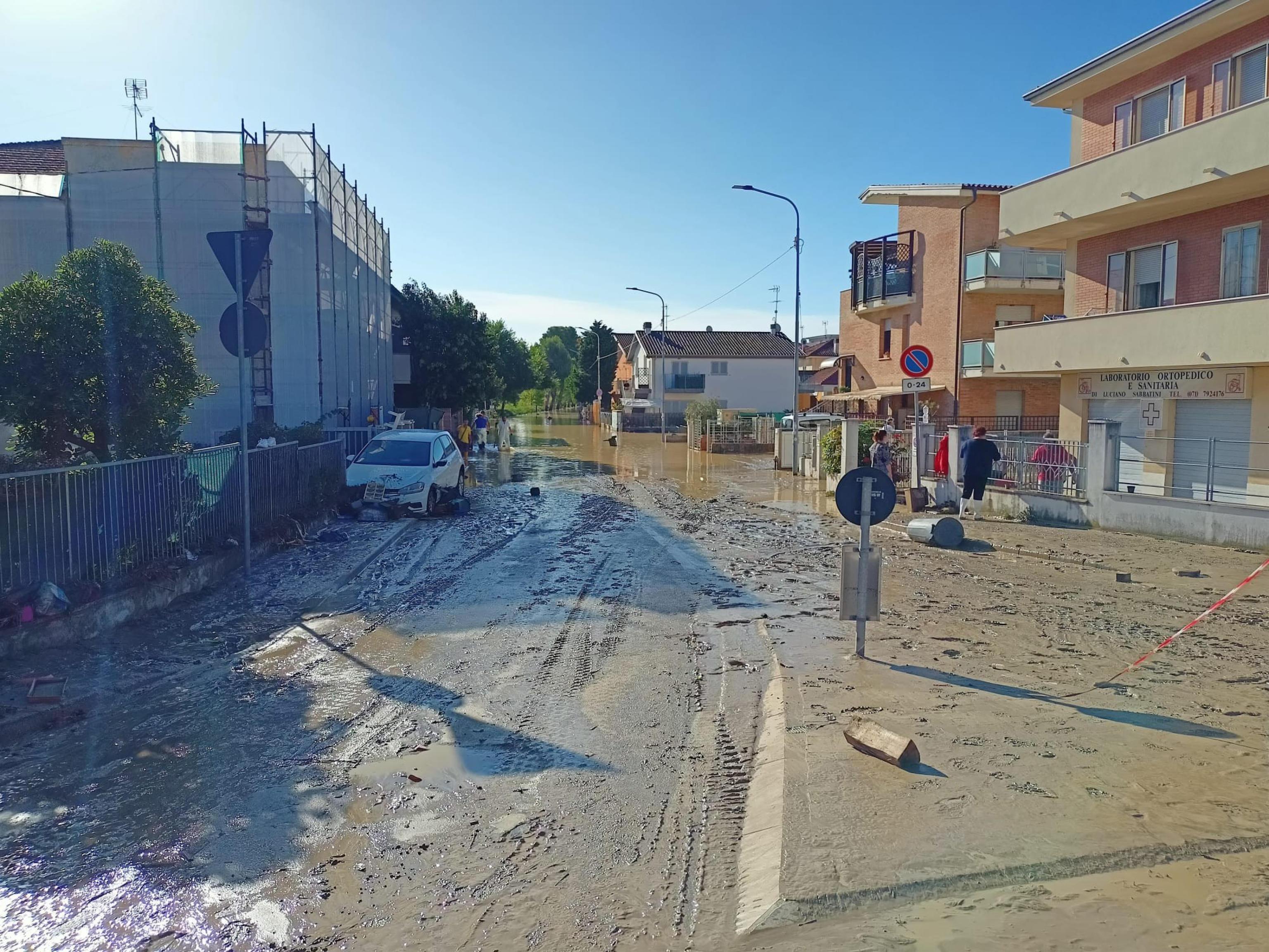 Copil de 8 ani, luat de viitură chiar de sub ochii mamei lui, în Italia ...