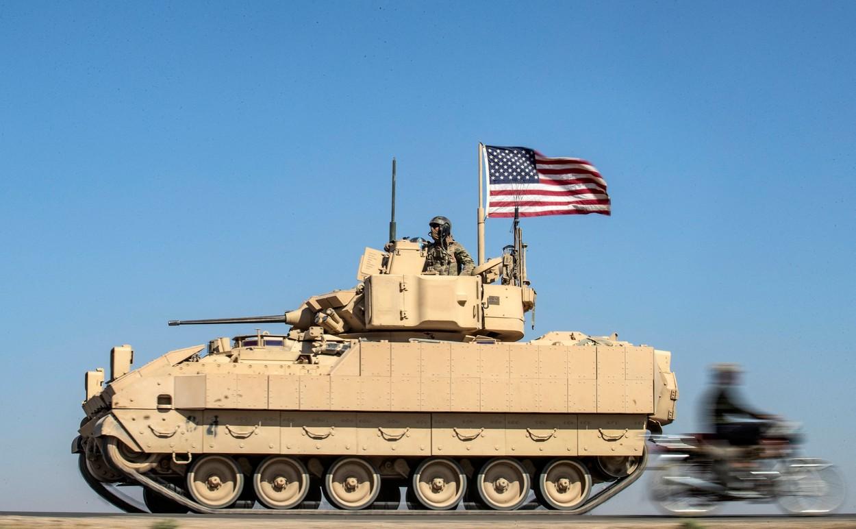 Ce trimit americanii în Ucraina: 59 de blindate Bradley, 90 de blindate ...