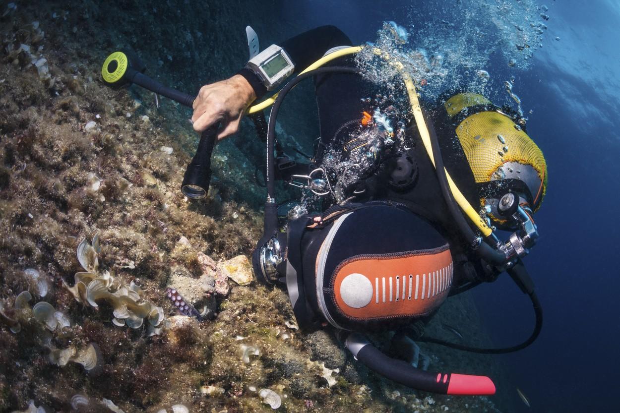 Descoperire colosală a unui scafandru în Marea Mediterană: zeci de mii ...