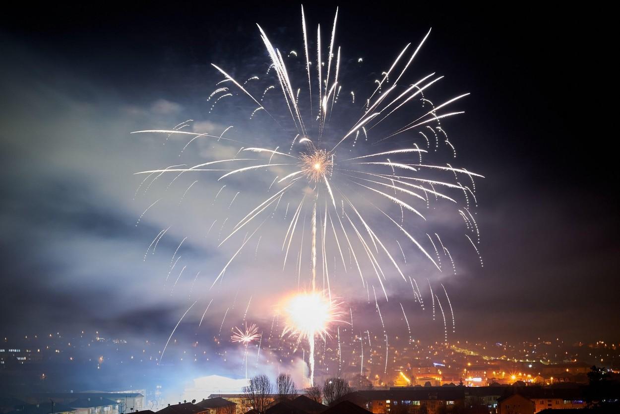 Lumea începe deja să intre în 2024. Prima ţară care a trecut în noul an ...