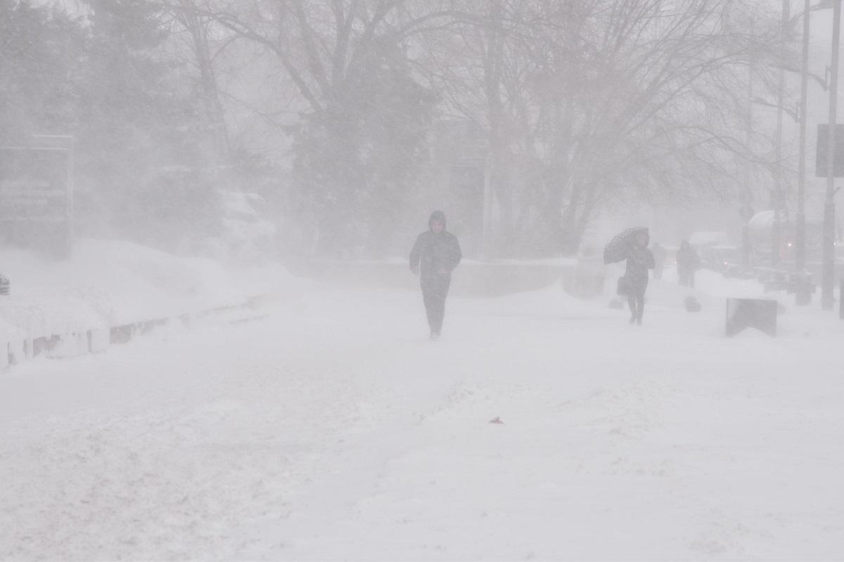 Meteo: 28 de județe, sub cod galben de viscol și vânt puternic, până ...