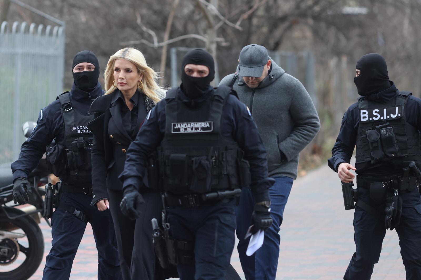 Laura Vicol şi Vladimir Ciorbă, reţinuţi în Dosarul Nordis. Au fost duși în Arestul Central ...