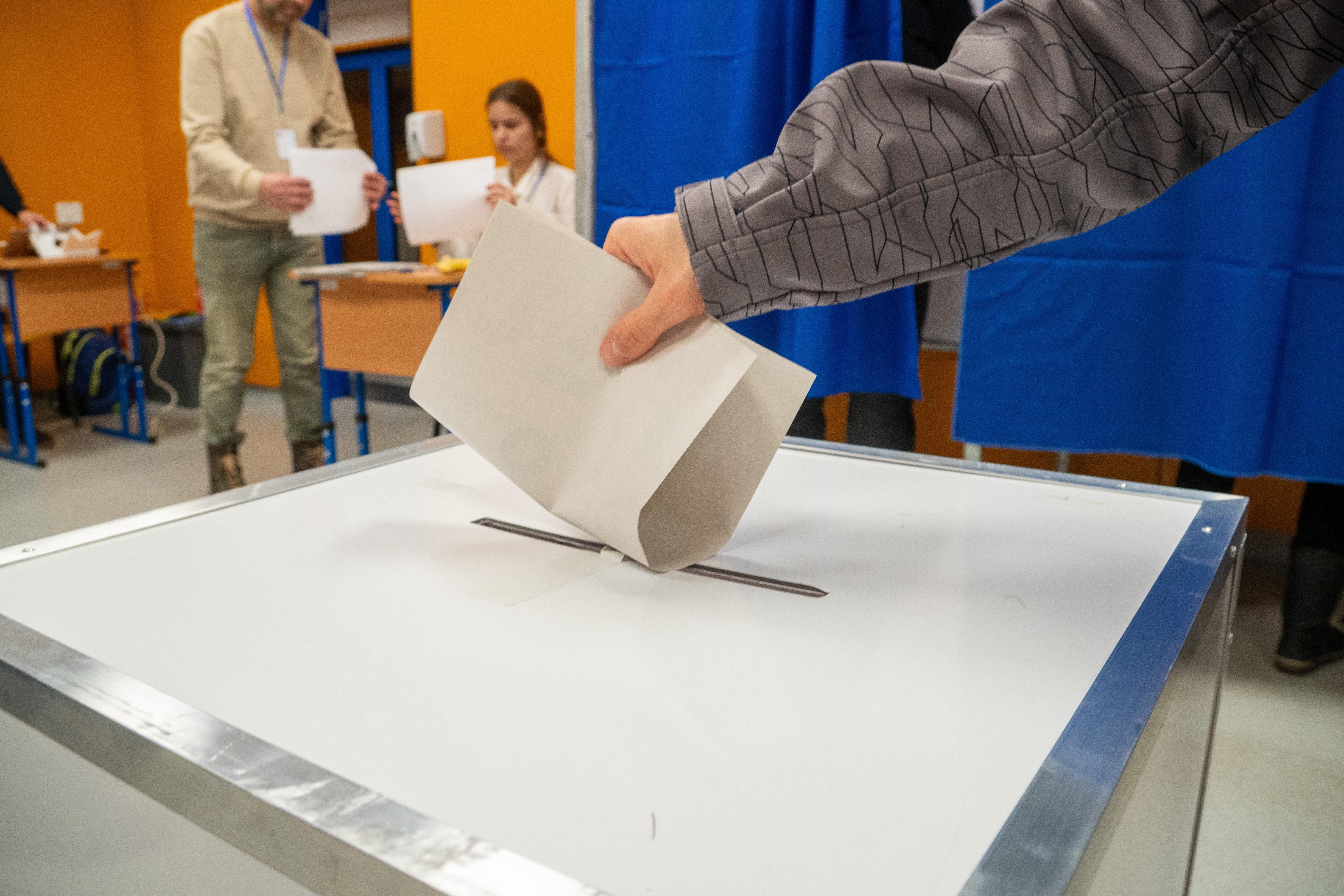 Sondaj Avangarde, dacă duminică ar avea loc alegeri parlamentare: AUR - 41%, PSD - 19%, PNL - 13 ...