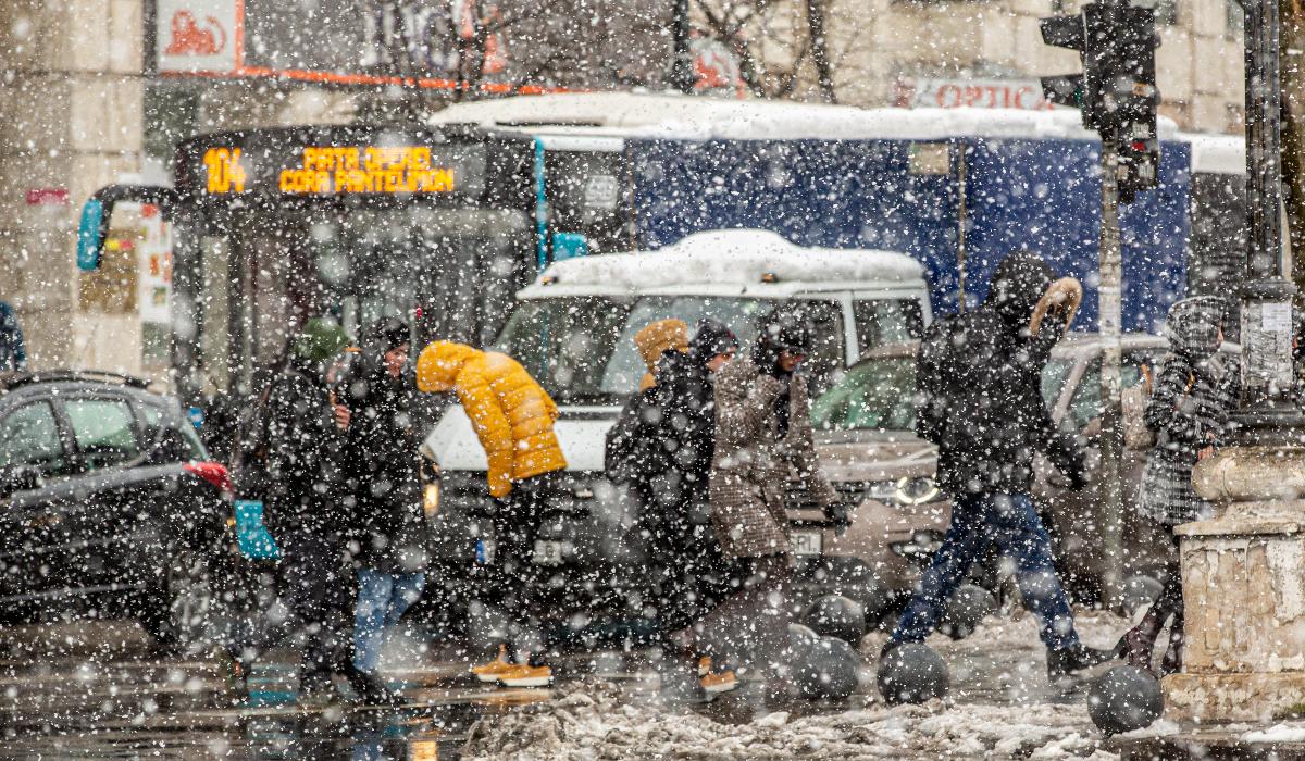 Gerul pune stăpânire pe România. Temperaturile scad până la -18°C. Sunt ...
